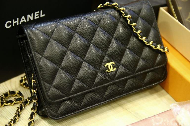 歐洲價格最便宜的CHANEL｜西班牙買香奈兒WOC分享(附WOC四種背法) @主播台下的小確幸 貝貝
